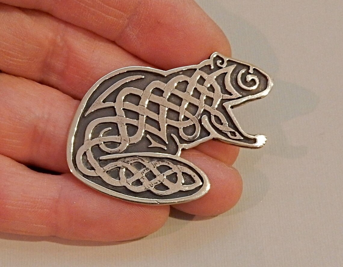 Celtic Beaver Brooch or Pendant in Bronze - Etsy