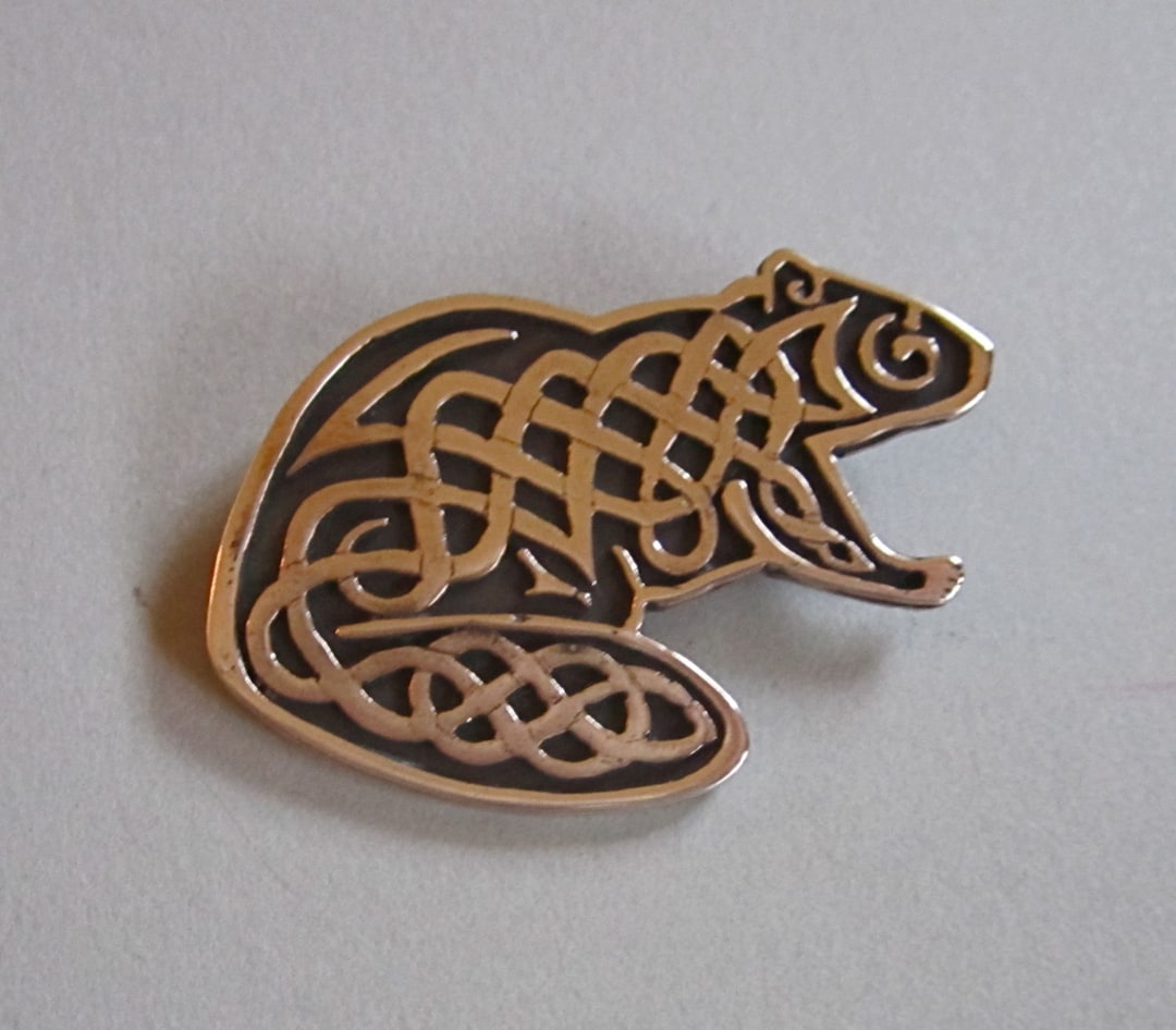 Celtic Beaver Brooch or Pendant in Bronze - Etsy