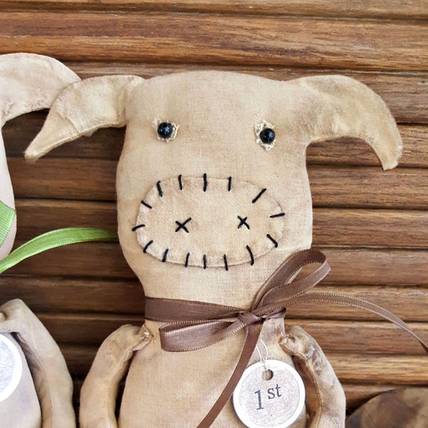 Primitive Pig - Etsy