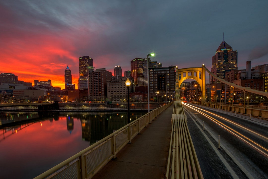 Beautiful Winter Sunrise in Pittsburgh From the Clemente Bridge ...