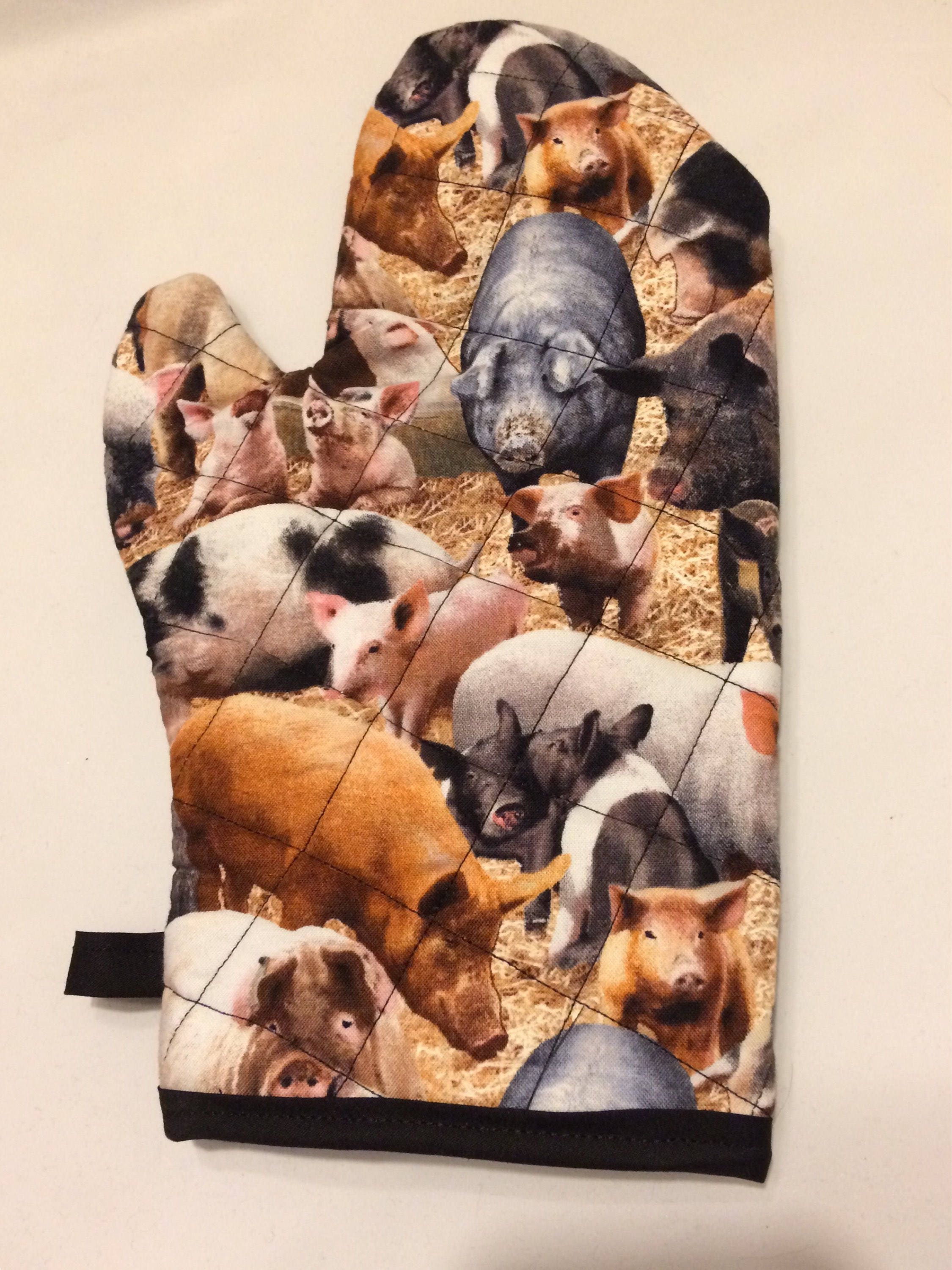 Pig lovers quilted/insulated pot holder and oven mitt set | Etsy