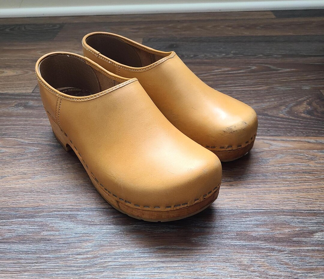 Vintage Women's Closed Leather Clogs Handmade in Denmark, 1979 Fahsion ...