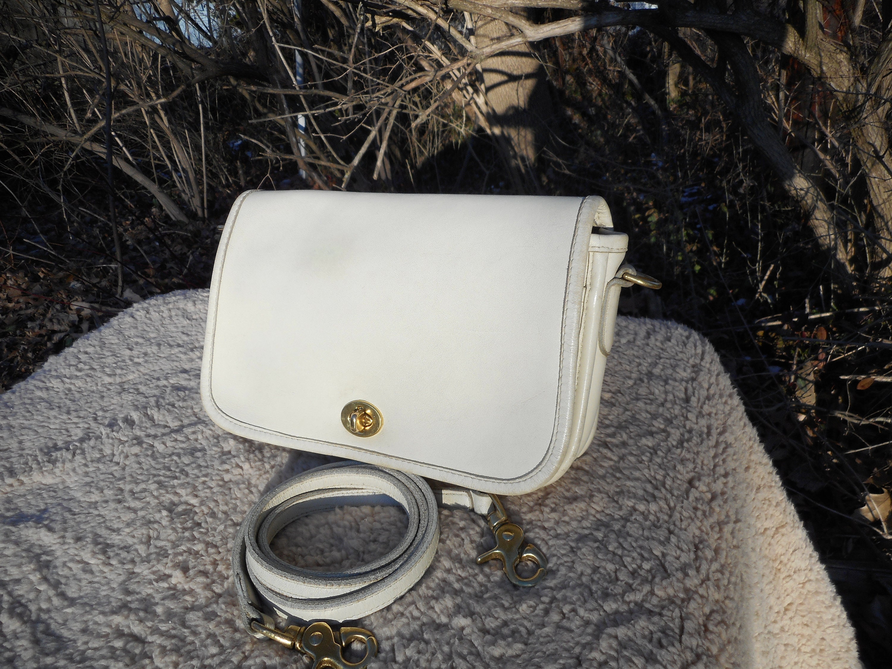 Vintage Coach Pocket Purse NYC 9988, in Bone, Free US Vintage Coach Pocket Purse NYC 9988, in Bone, Free US