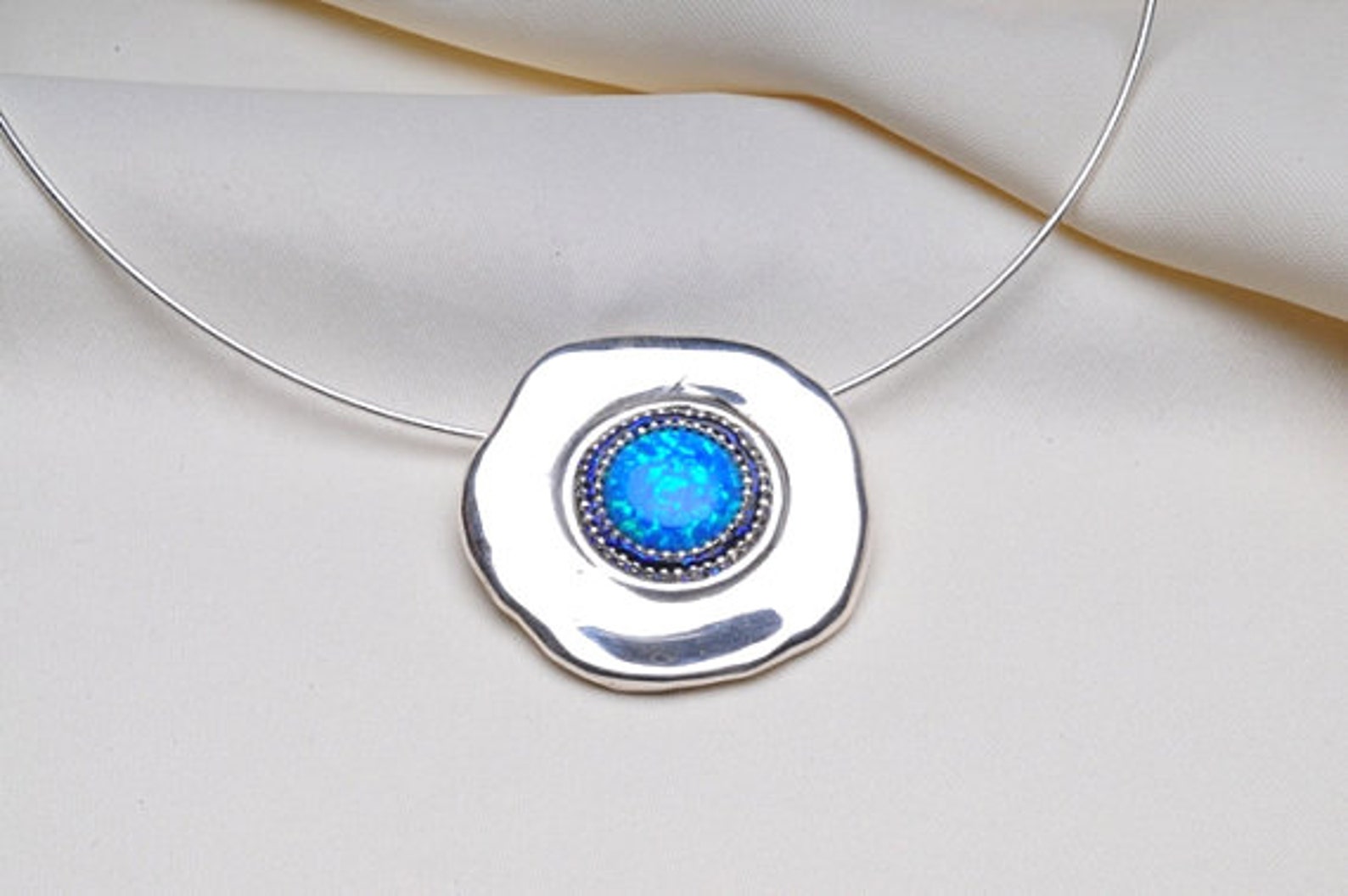 Round 925 Sterling Silver Pendant Necklace With a Blue Opal - Etsy