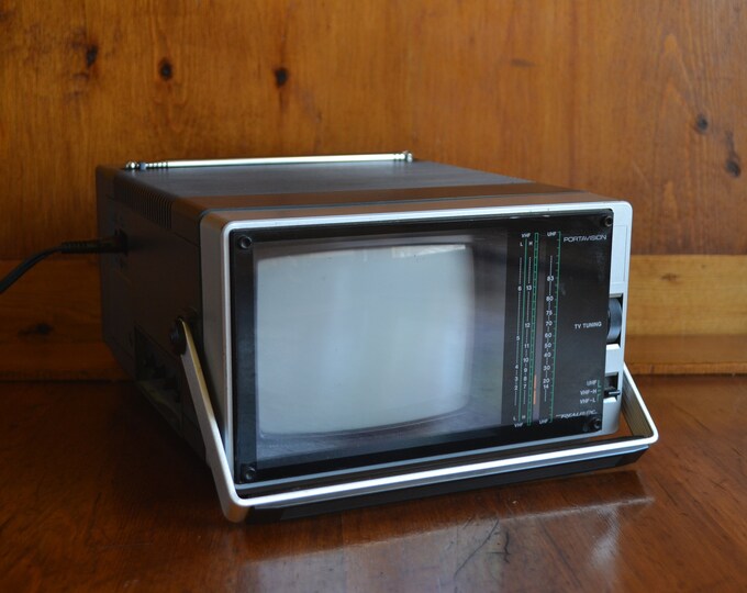 Pristine Realistic Portable TV by Radio Shack From 1985 Model 16-112 - Etsy