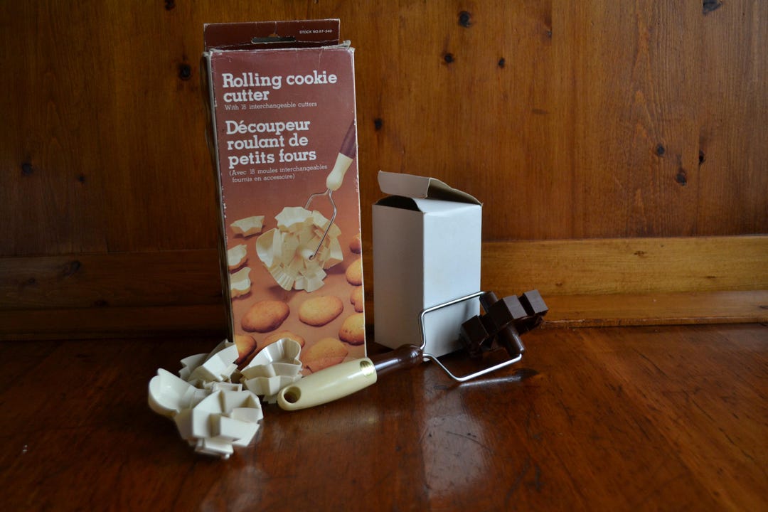 Vintage Rolling Cookie Cutter Complete With 18 Attachments Like New - Etsy