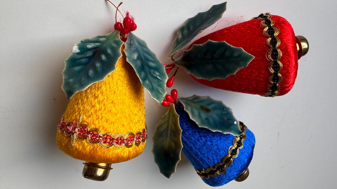 CUTE 1970's Silk Thread Bell Baubles! Sateens - Retro - Kitsch ...