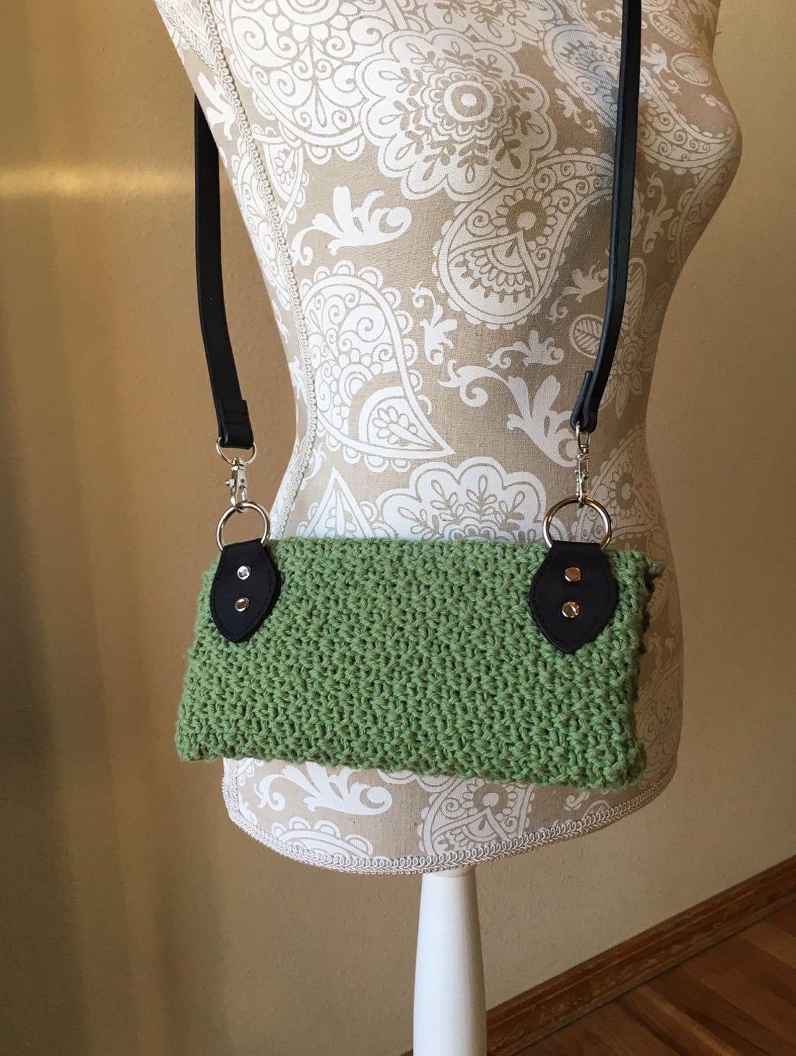 Zippered Wristlet a Loom Knit Pattern | Etsy