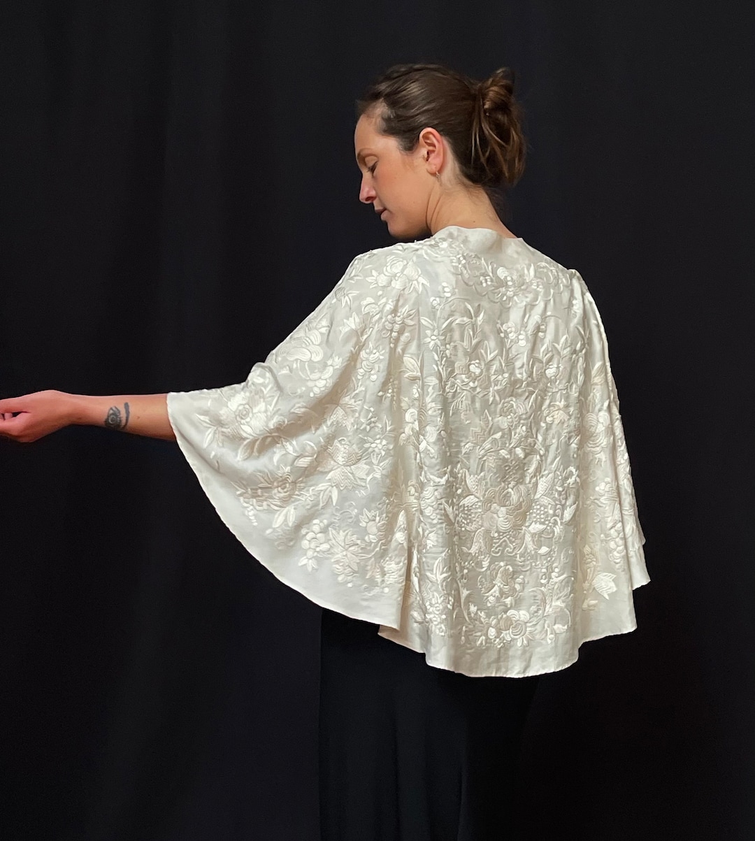 Antique Cream Silk Embroidered Cape Antique Collectible Costume Study ...