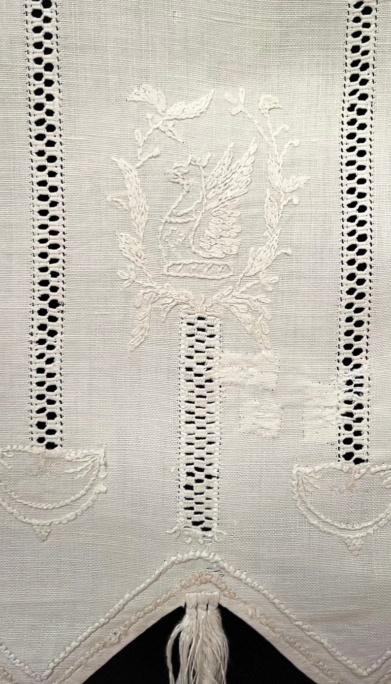 Antique Embroidered Textile Silk Embroidered Linen Pelmet Collectable ...