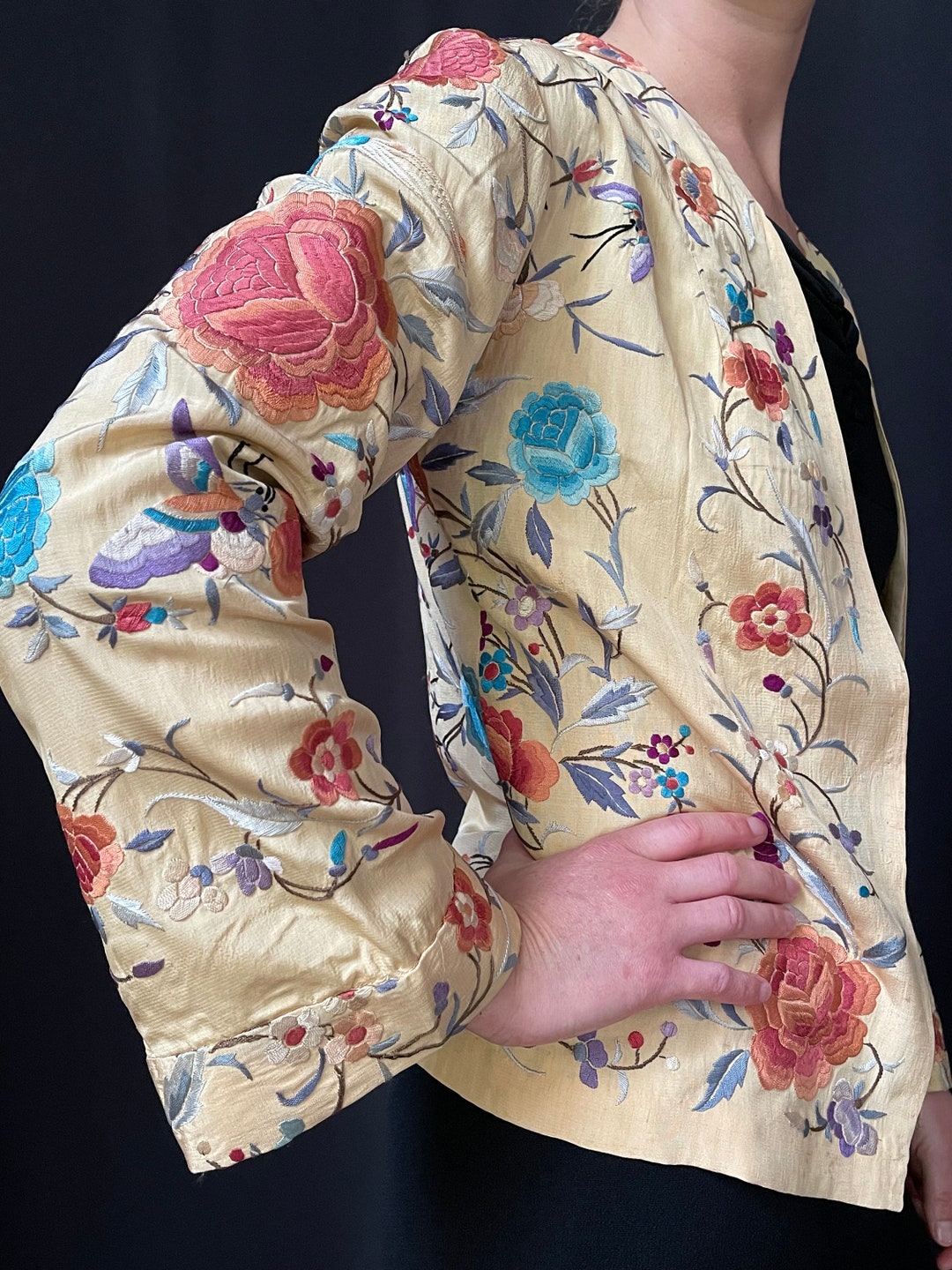 Silk Embroidered Jacket Vintage Silk Chinese Embroidered Jacket Flowers ...