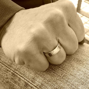 Mens Wedding Band, Hammered Mens Ring, Anniversary Ring for Man, 14 ...