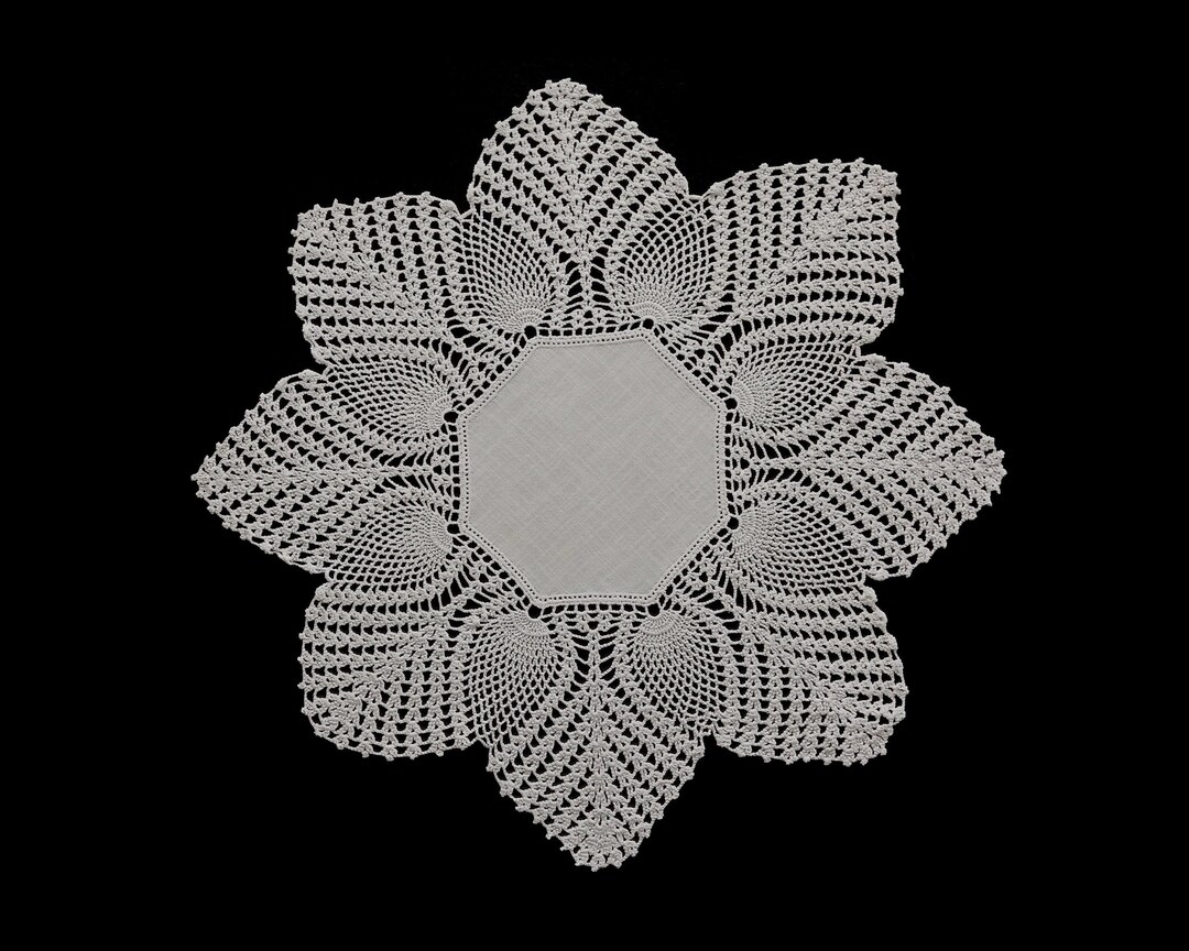 Vintage Hand-crocheted Centerpiece With a Linen Panel Center -- 22 ...