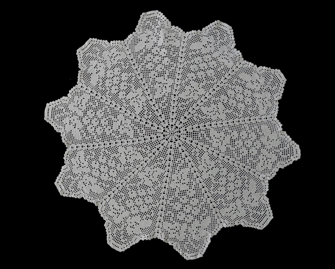 Vintage Handmade Crocheted Centerpiece or Topper White Crocheted ...