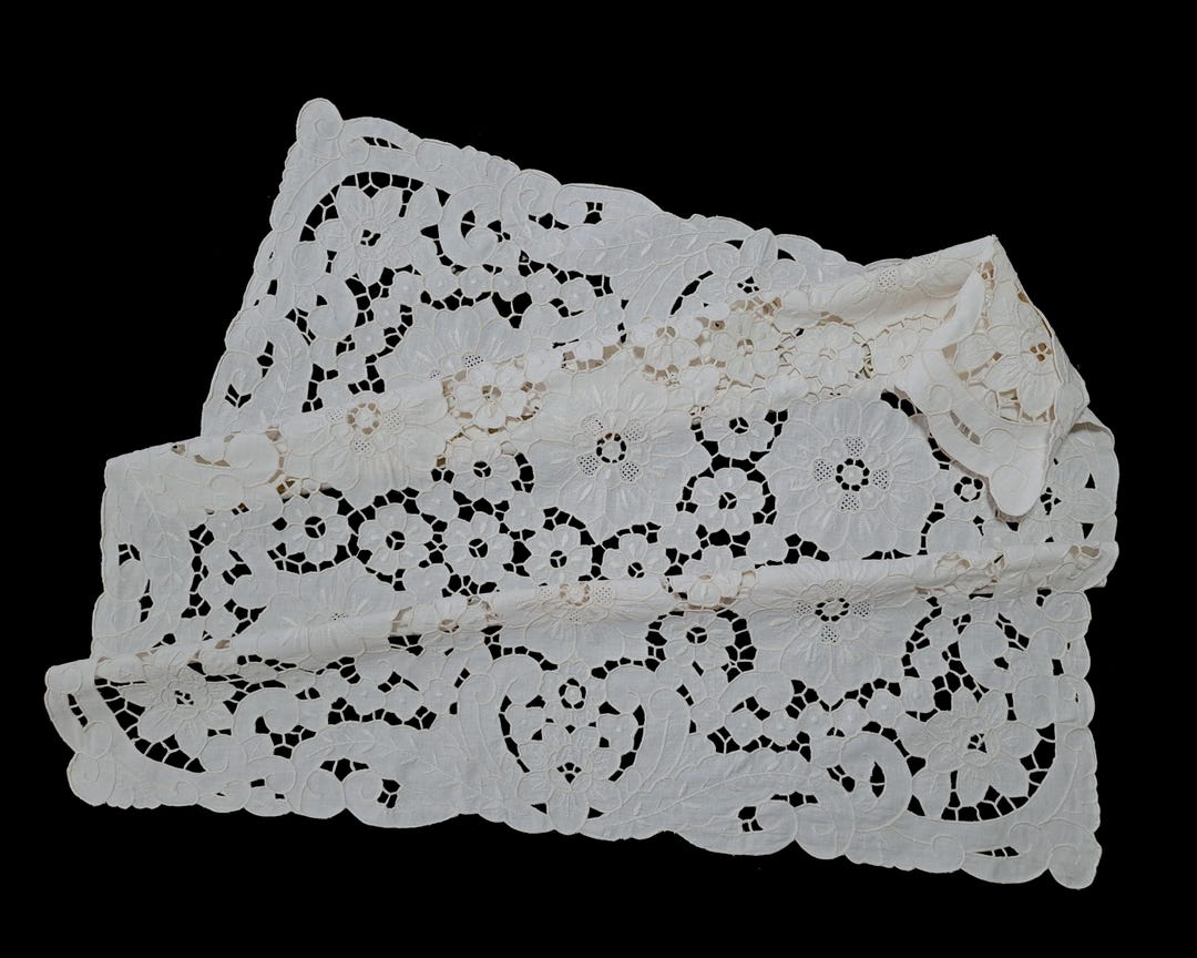 Vintage Handmade Richelieu Topper Light Cream Topper With Very ...