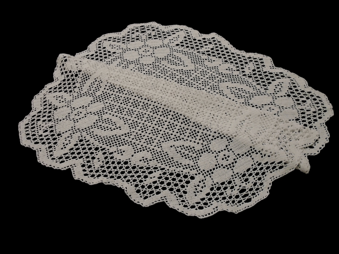 Vintage Handmade Crocheted Table Topper Large White Oval Crocheted ...