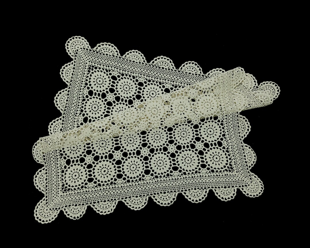 Vintage Hand-crocheted Square Centerpiece Light Cream - Etsy