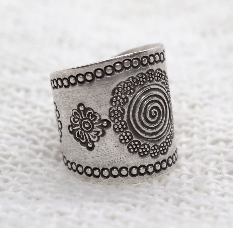 Sterling Silver Boho Wide Band Ring With Oxidized Spiral - Etsy
