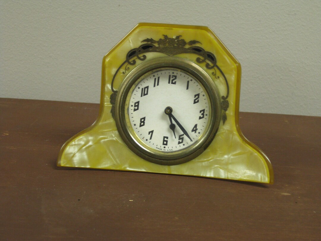 G215 Vintage Bakelite 1930s American Miniature Clock - Etsy