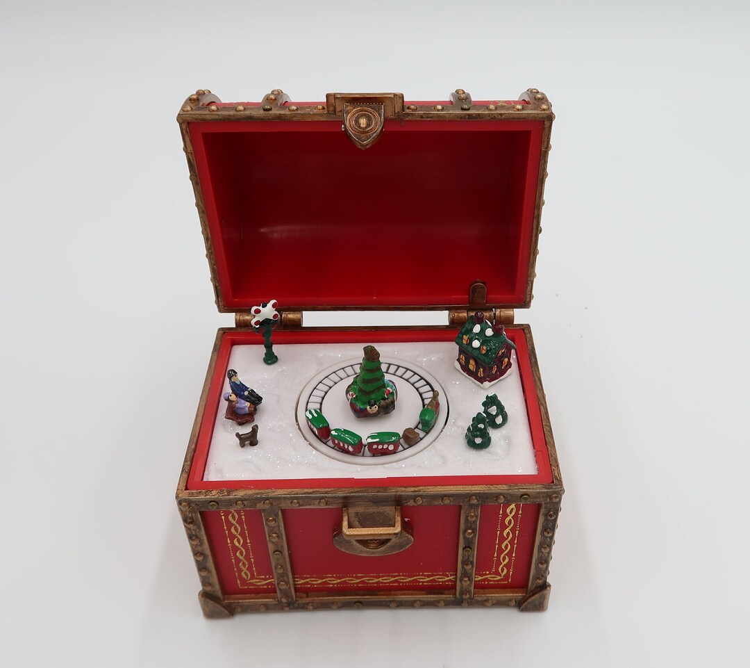 T463 Gold Label Collection Animated Music Box Holiday Treasures Train ...