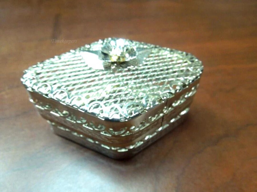 R251 Vintage Diamond Shaped Metal Trinket Jewelry Box Filigree Silver ...