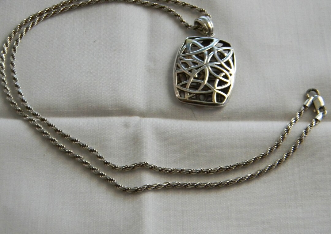 P450 Beautiful Puffed Filigree Rectangle Sterling Pendant With Rope ...