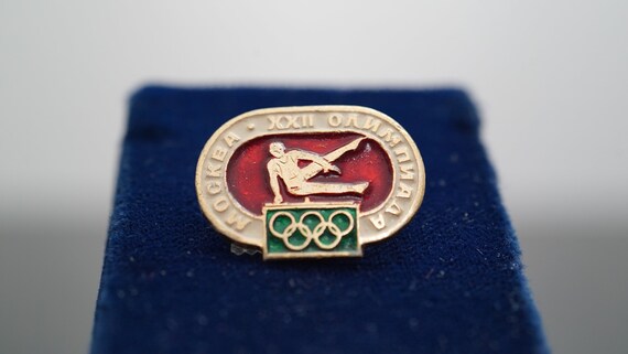 K444 Group of 15 1980 Russian Olympic Pins - Gem