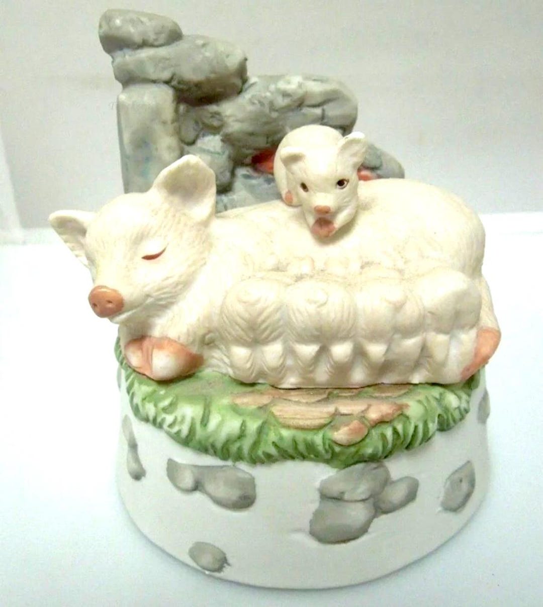 R746 MIC Vintage Very Cute Music Box Sleeping Mamma Pig and Baby Piglet ...