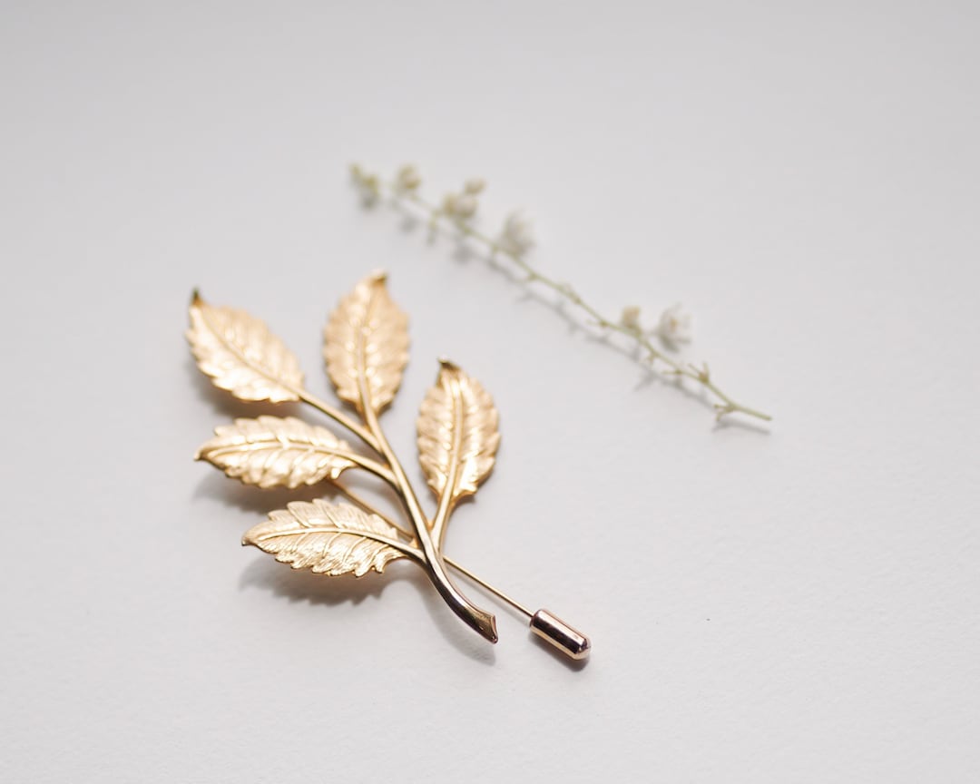 Gold Wedding Boutonniere Groom Gold Leaf Lapel Pin Groomsmen Buttonhole ...