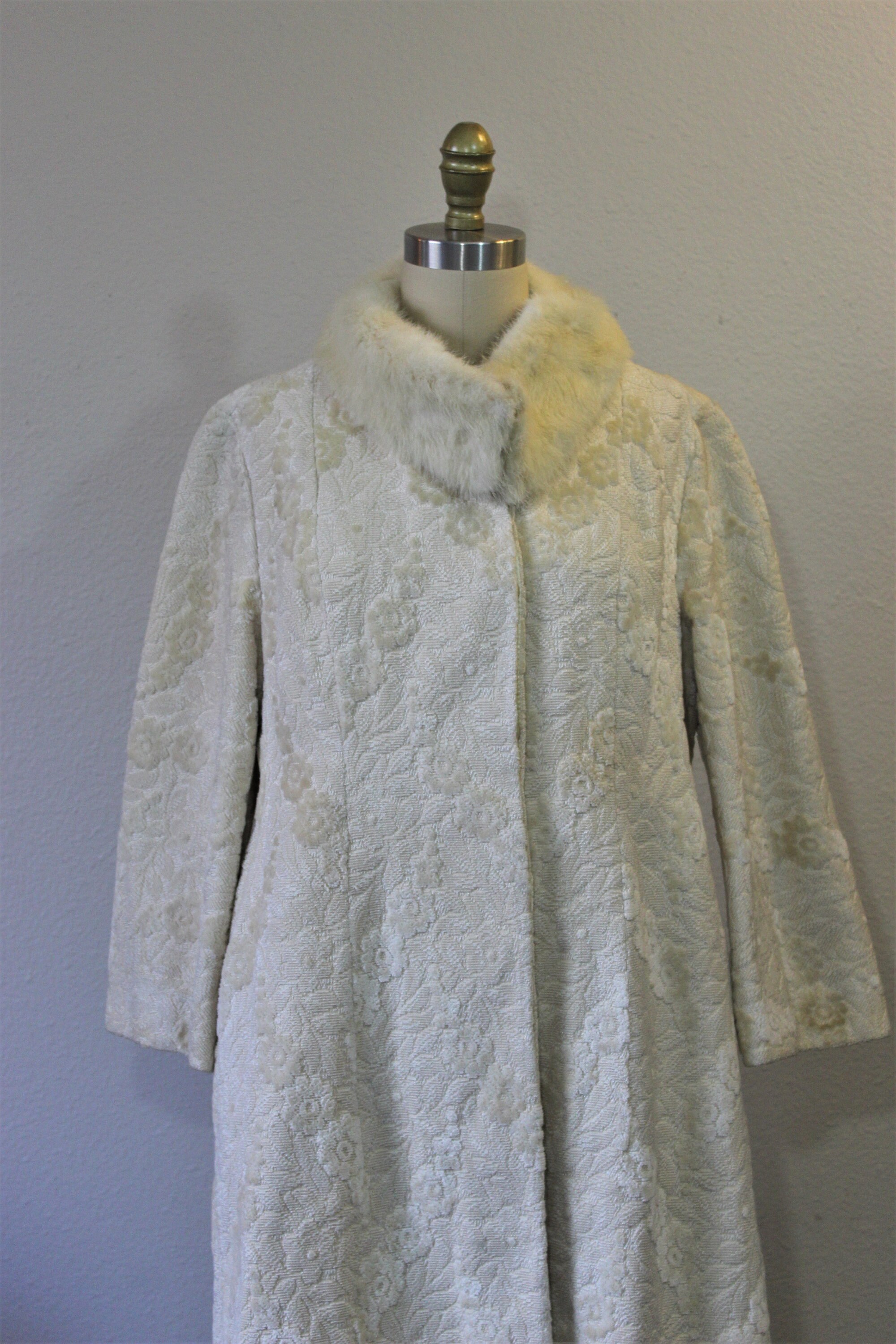 Vintage 1950s 60's Ivory Ermine Mink Fur Collar SF California Tapestry ...