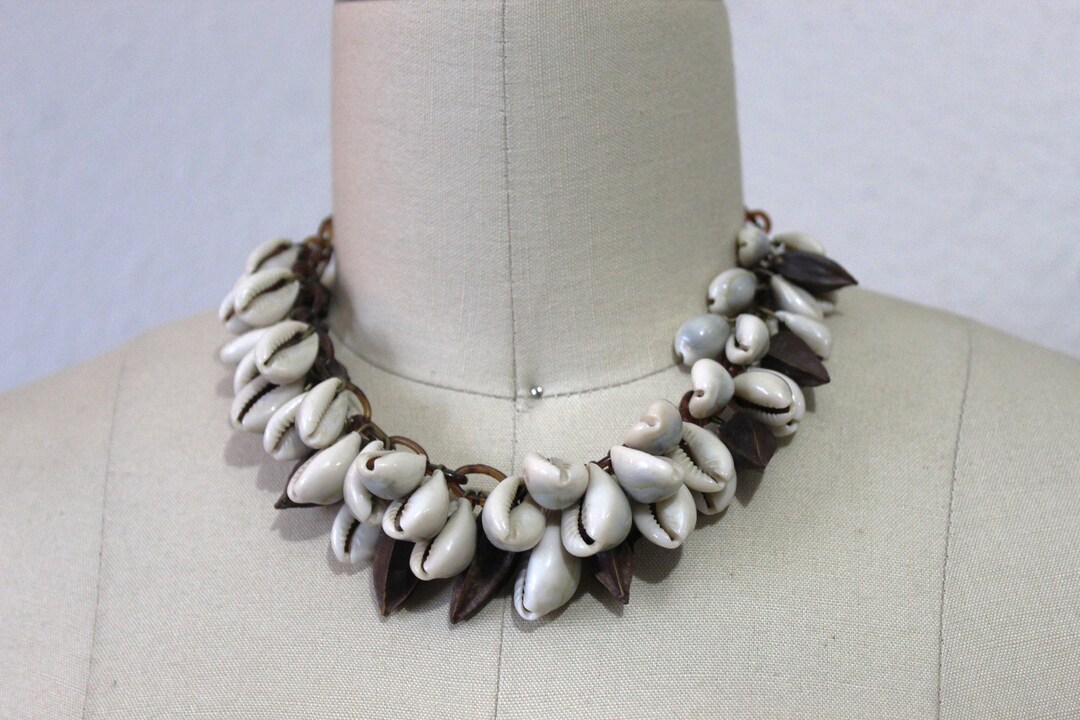 Vintage 40s Celluloid Chain Sea Shell Hawaiian Pinup Necklace ...
