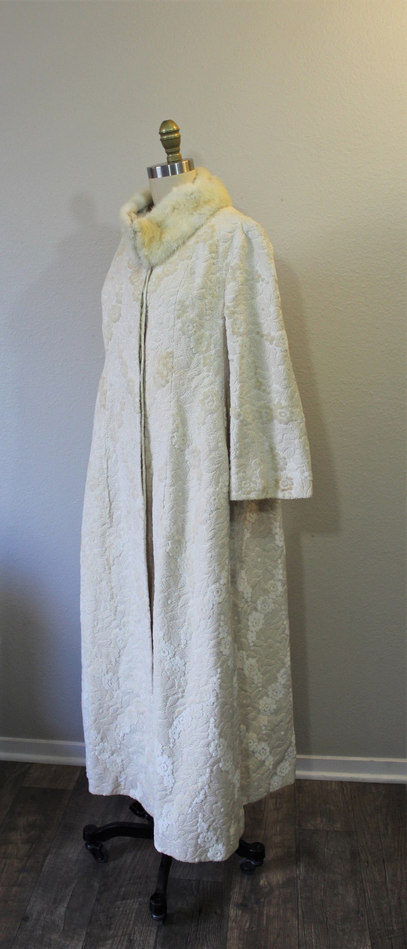 Vintage 1950s 60's Ivory Ermine Mink Fur Collar SF California Tapestry ...