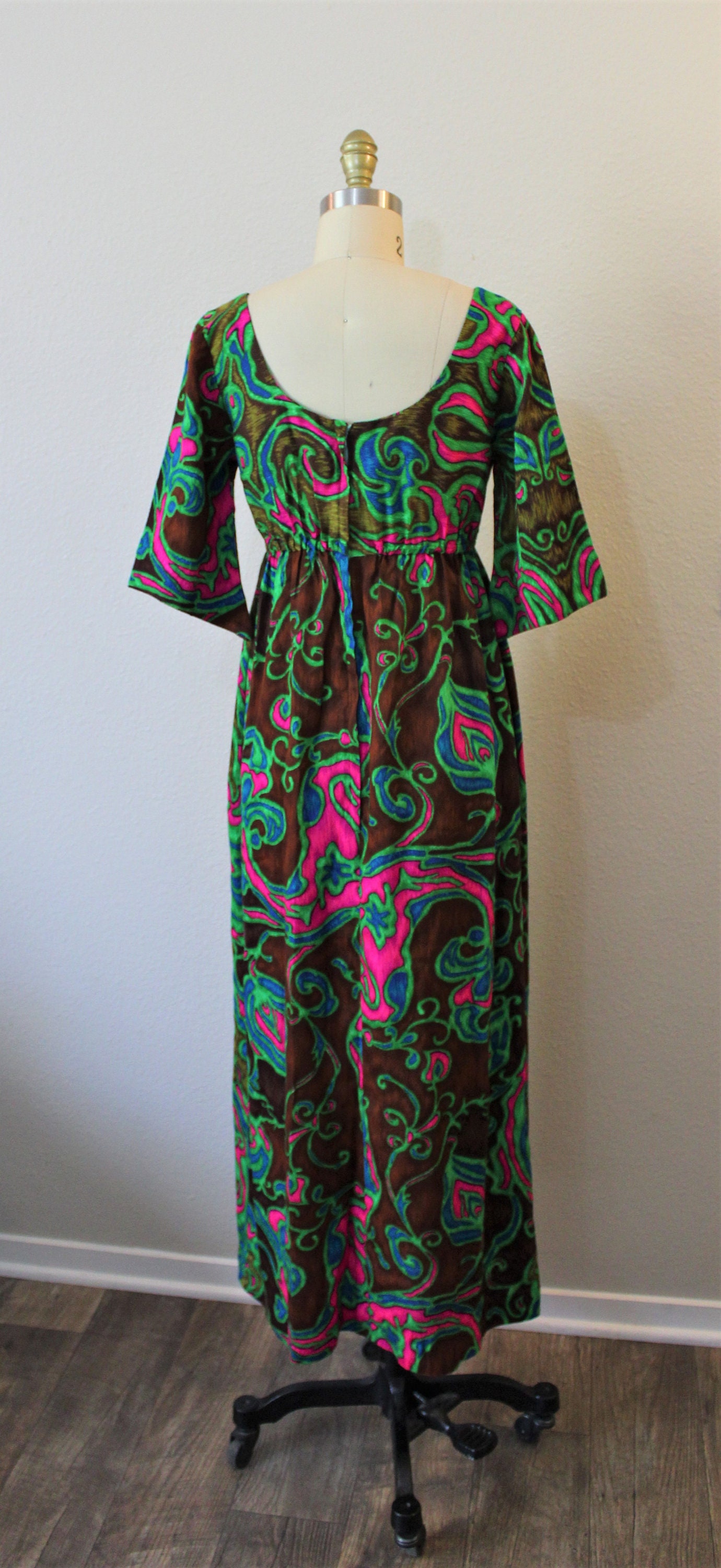 Vintage 60s Neon Green Hawaiian Kimono Sleeve Hookano Barkcloth Pool ...