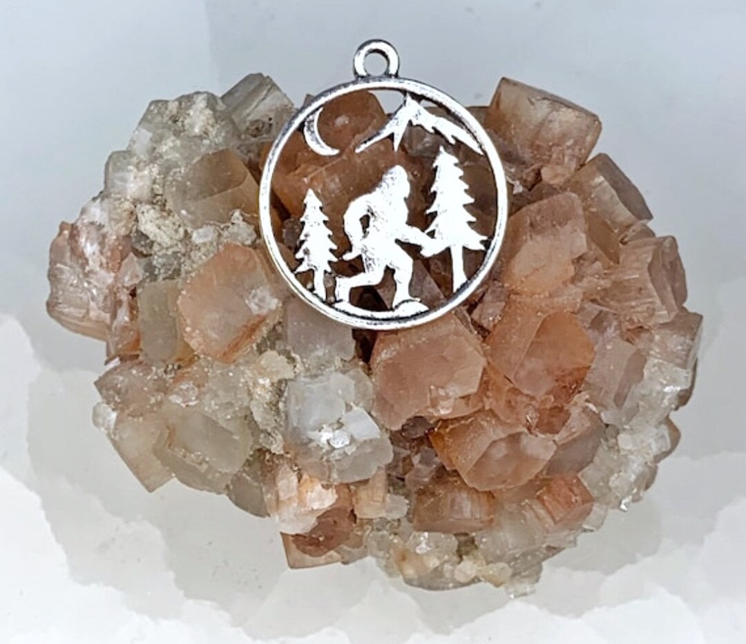 8 Bigfoot Forest Run Charms, 20x23mm Cryptid Night Walk Jewelry ...