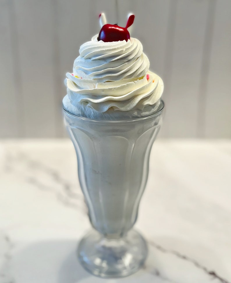 DEZICAKES Fake Milkshake Vanilla Classic Crazishake Glass Parfait Prop ...