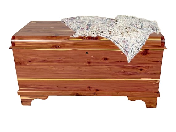 Lockable hope chest store