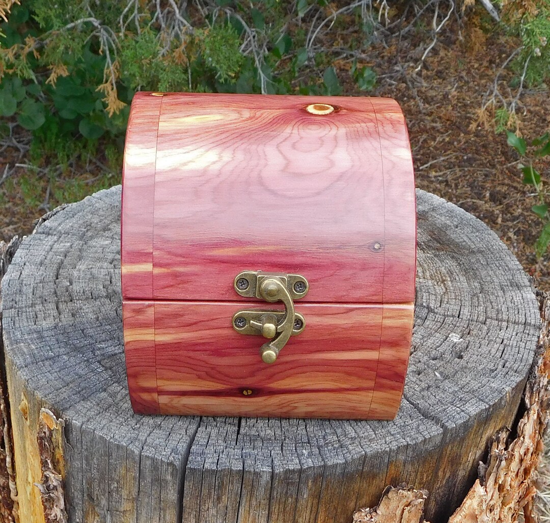 Red Cedar Log Box With Hinged Lid and Polyurethane Finish, Small Chest ...
