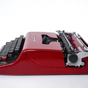Typewriter - 1950's Cherry Red Olivetti Lettera 22 Typewriter - Fully ...