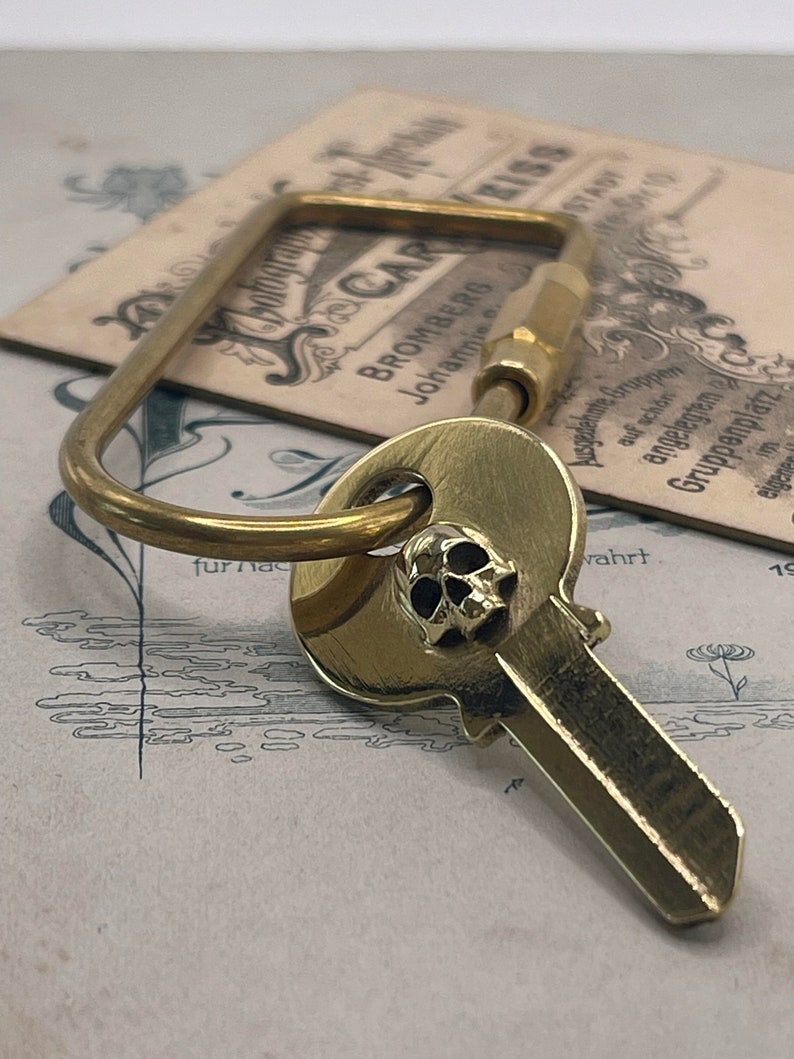 Gothic Skull Key Chain, Dark Geometric Skull Biker Key Chain, Metal Key ...