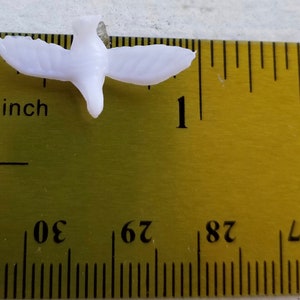 Miniature White Plastic Doves - Tiny and Perfect for Wedding and Party ...