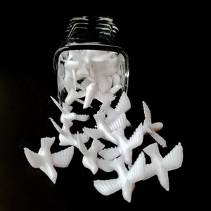 Small White Plastic Doves - Miniature and Perfect for Wedding and Party ...