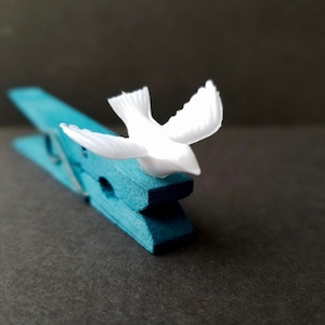 Small White Plastic Doves - Miniature and Perfect for Wedding and Party ...