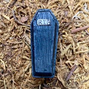 Miniature Halloween Caskets the Perfect Spooky Coffin for Fairy Gardens ...