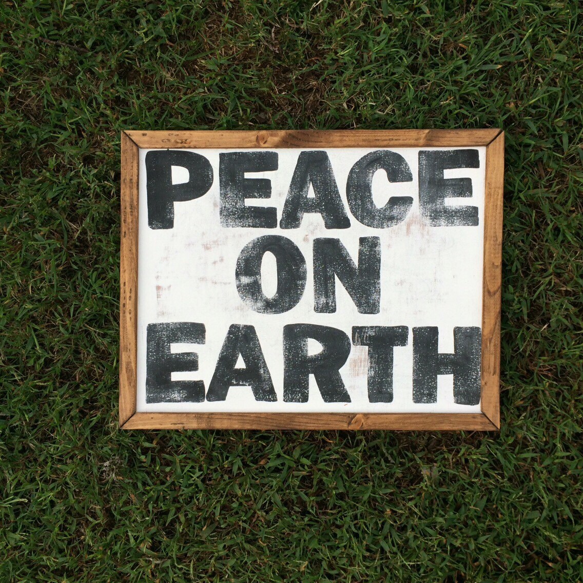 Peace on earth sign - christmas sign