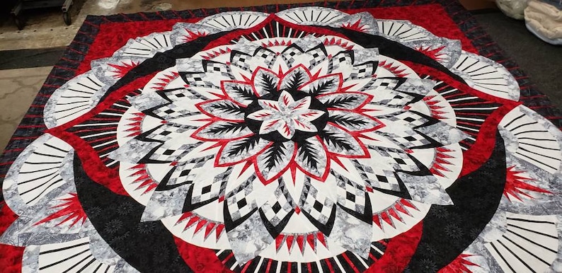 Dinner Plate Dahlia Quilt Top - Etsy