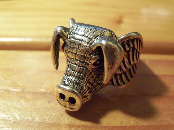 Hog / Pig Ring Eddie Munson...G & S Ring - Gem