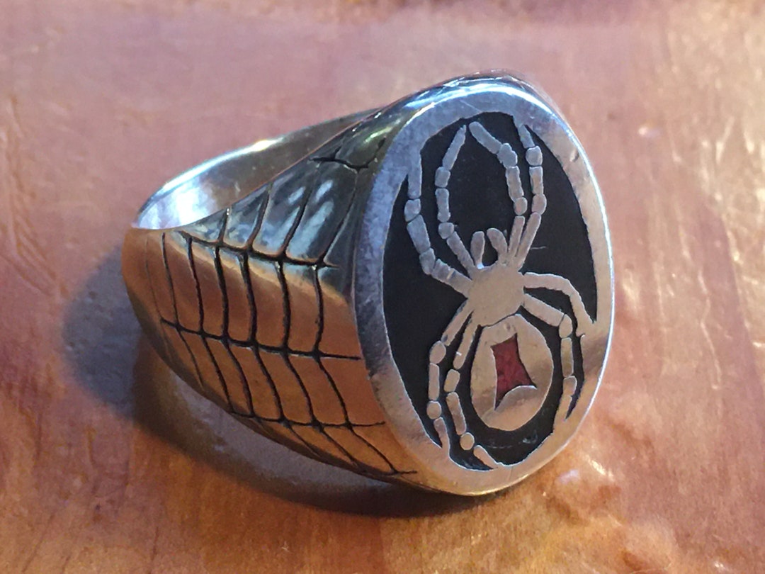 Black Widow Ring B-8 - Etsy