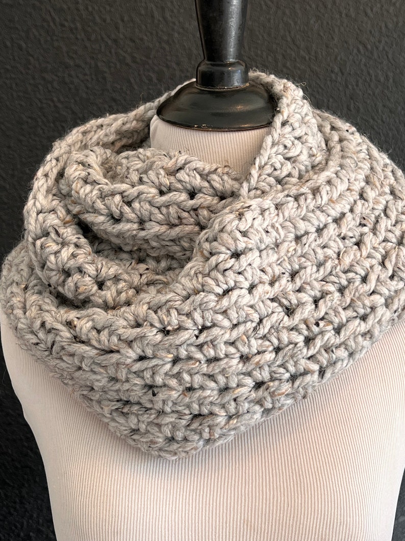 Crochet Pattern // the Annabelle Infinity Scarf // Instant - Etsy