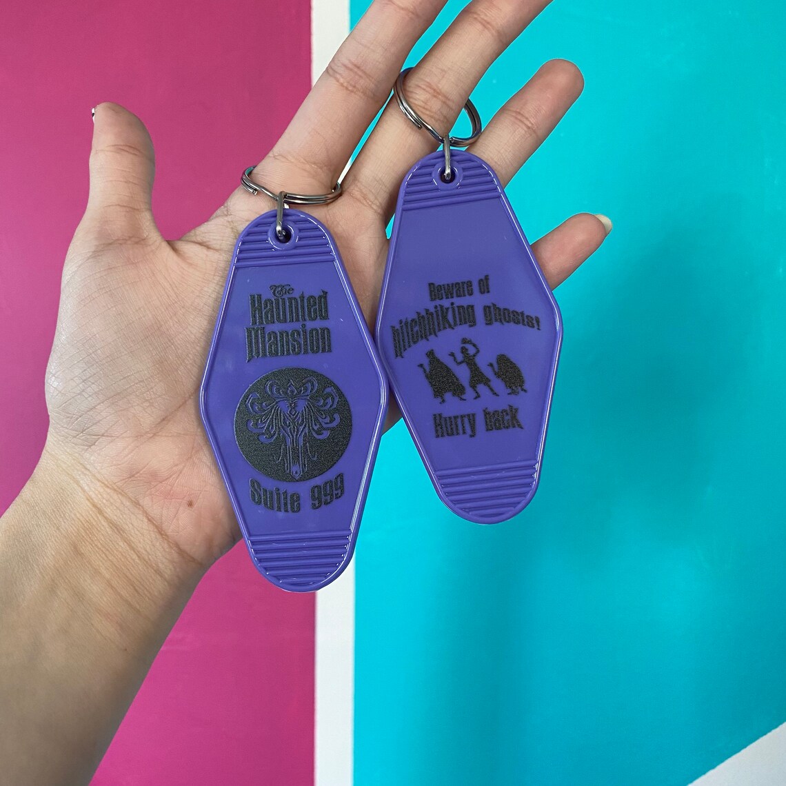 Haunted Mansion Hitchhiking Ghosts Hurry Back Motel Keychain - Etsy