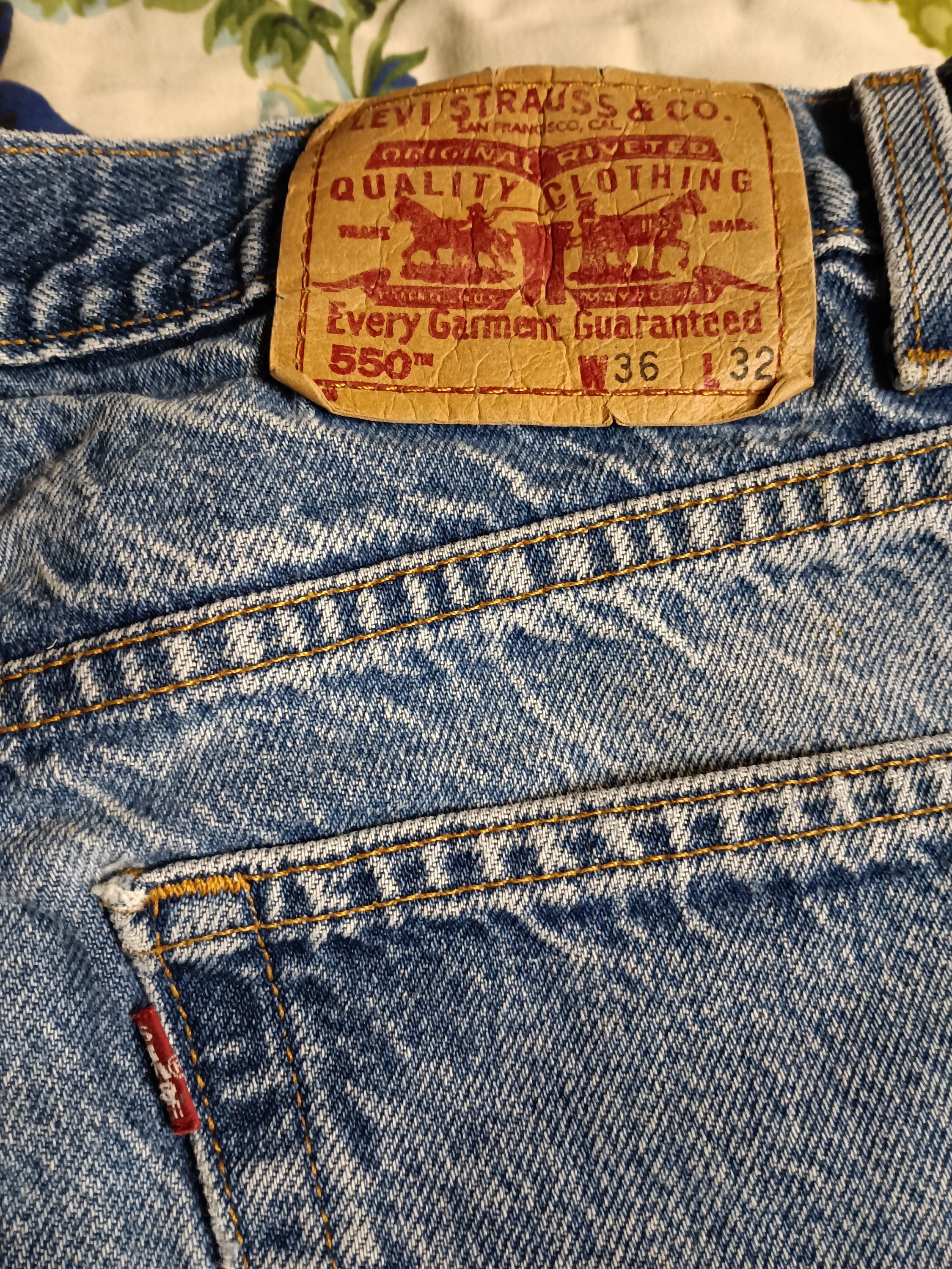 Vintage 1990s High Waist Levi's Medium Dark Wash 550 Sz W 36 Vintage 1990s High Waist Levi's Medium Dark Wash 550 Sz W 36